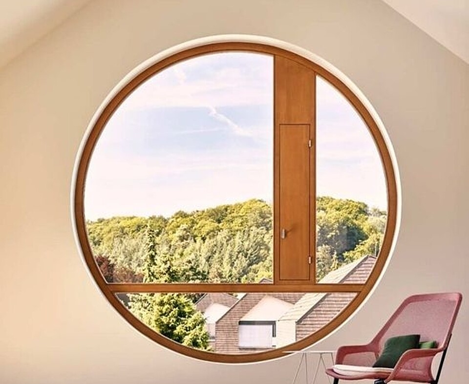 WOOD CIRCLE WINDOW