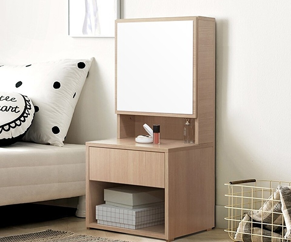 Seated Plus Storage Dressing Table